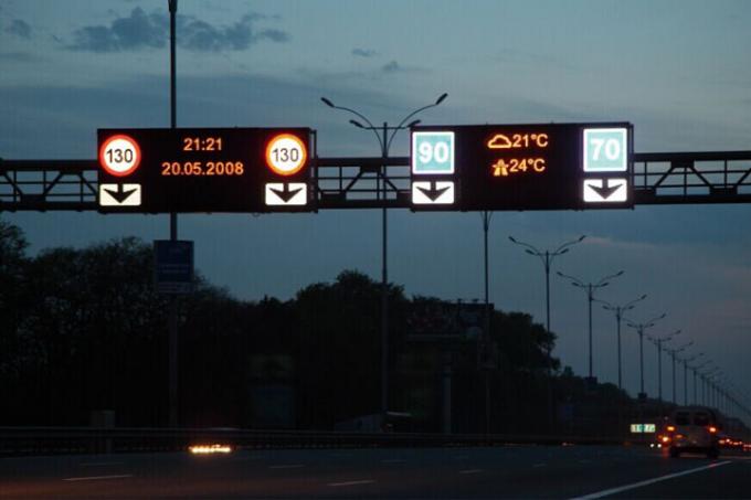 Gantry NTCIP OT10 Motorway VMS Signs Board LED Traffic Warning Message